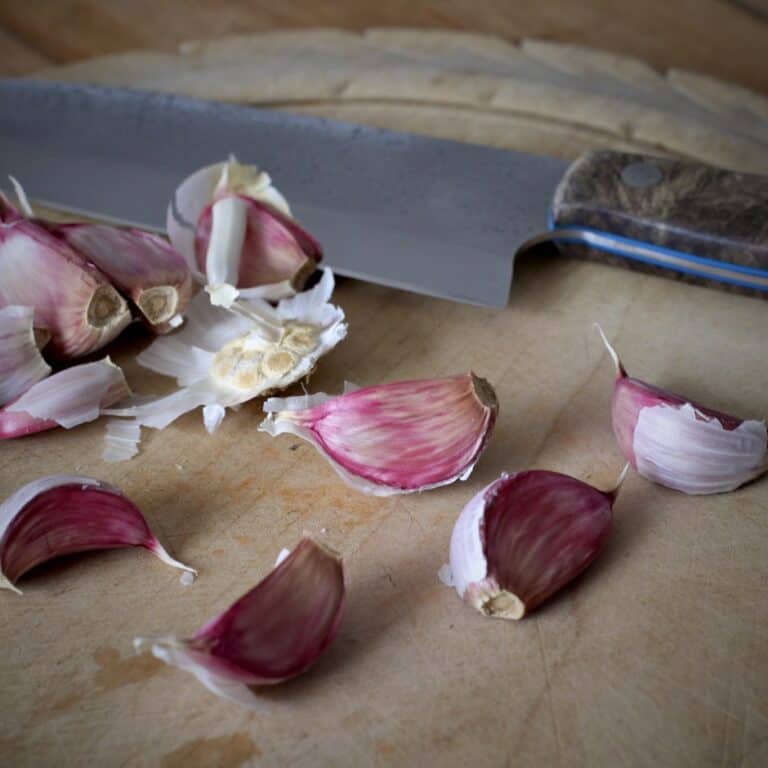 Garlic Hedgehog Bread - the pull apart loaf for sharing! - The Hedgecombers