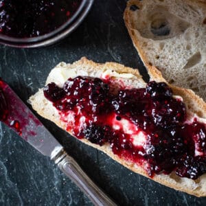 Easy Homemade Blackberry Jam Recipe - The Hedgecombers