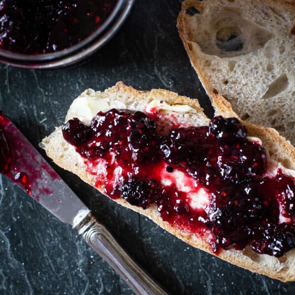 Easy Homemade Blackberry Jam Recipe - The Hedgecombers