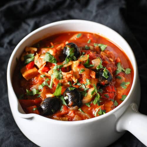 Quick Spanish Chicken Stew - Easy One Pot Recipes - The Hedgecombers