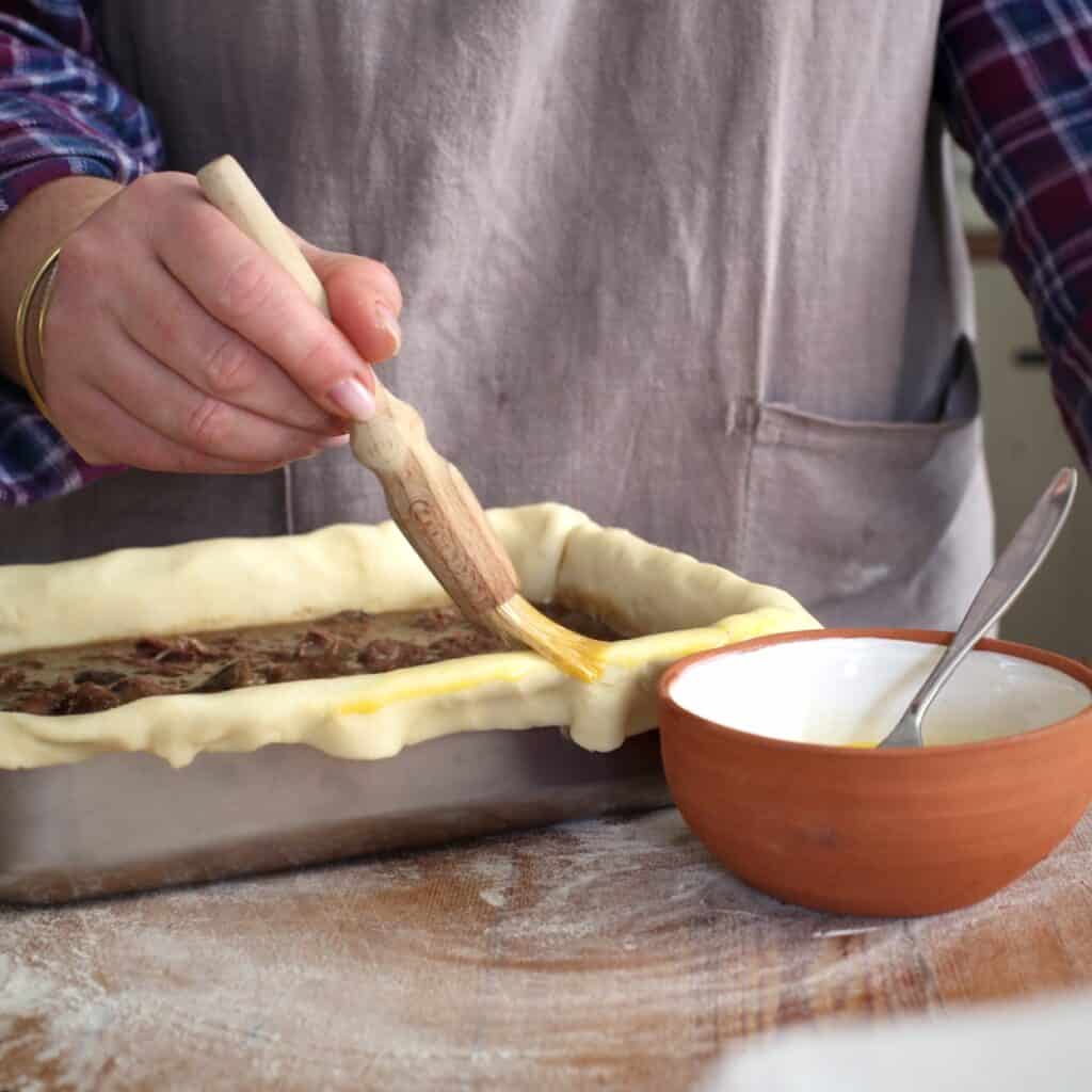 The Best Venison Pie Recipe - The Hedgecombers